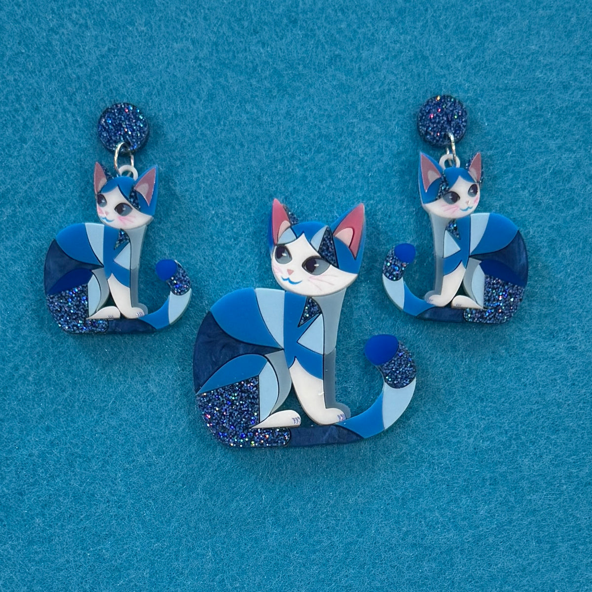 Sapphire 🩵 cat - Brooch – Wintersheart
