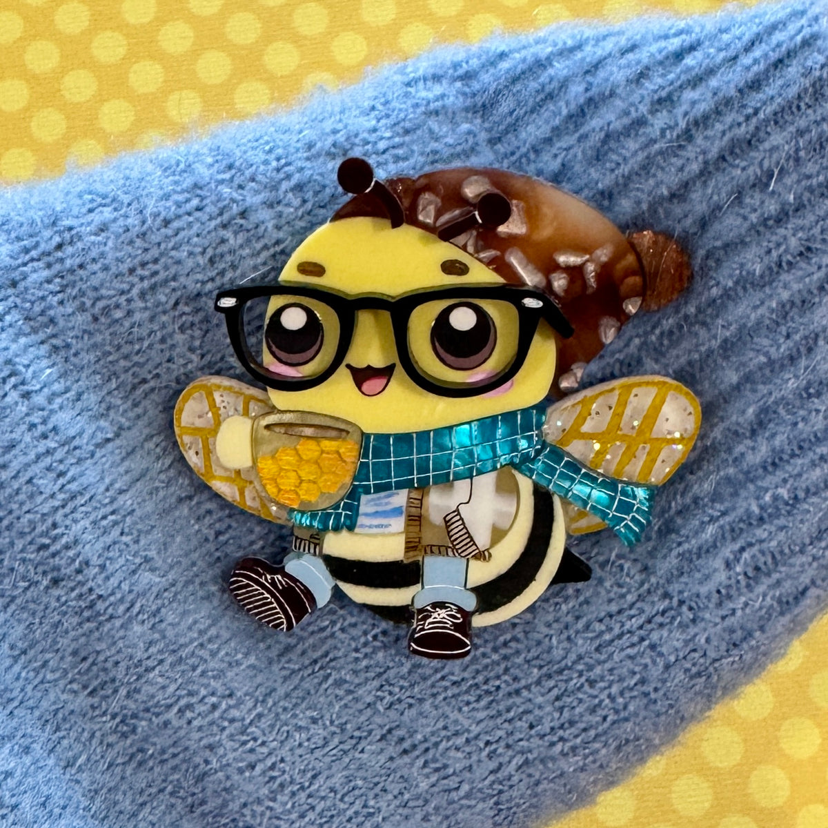 Nova the bee 🐝 - Brooch – Wintersheart
