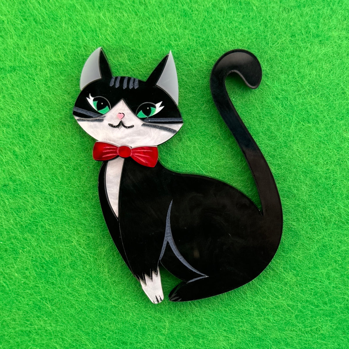 Tuxedo - Brooch – Wintersheart